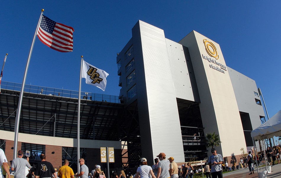 'Friday Knight Lights' to Kick Off Football Season | University of ...