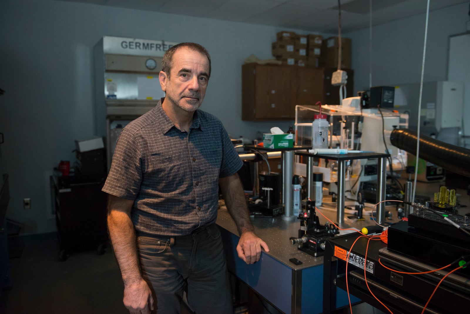 UCF Scientists Detect Light-Matter Interaction in Single Layer of Atoms