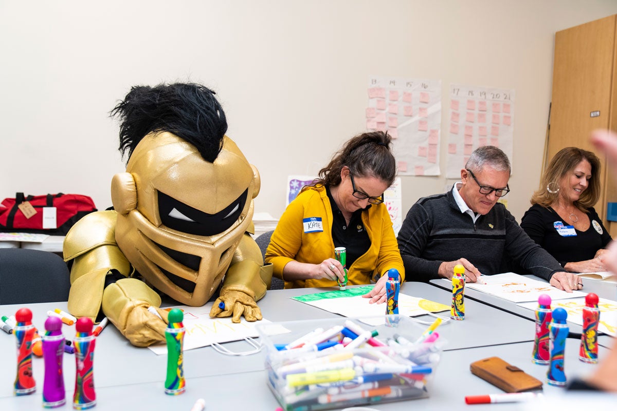 Knights Give Back at Arizona Helping Hands