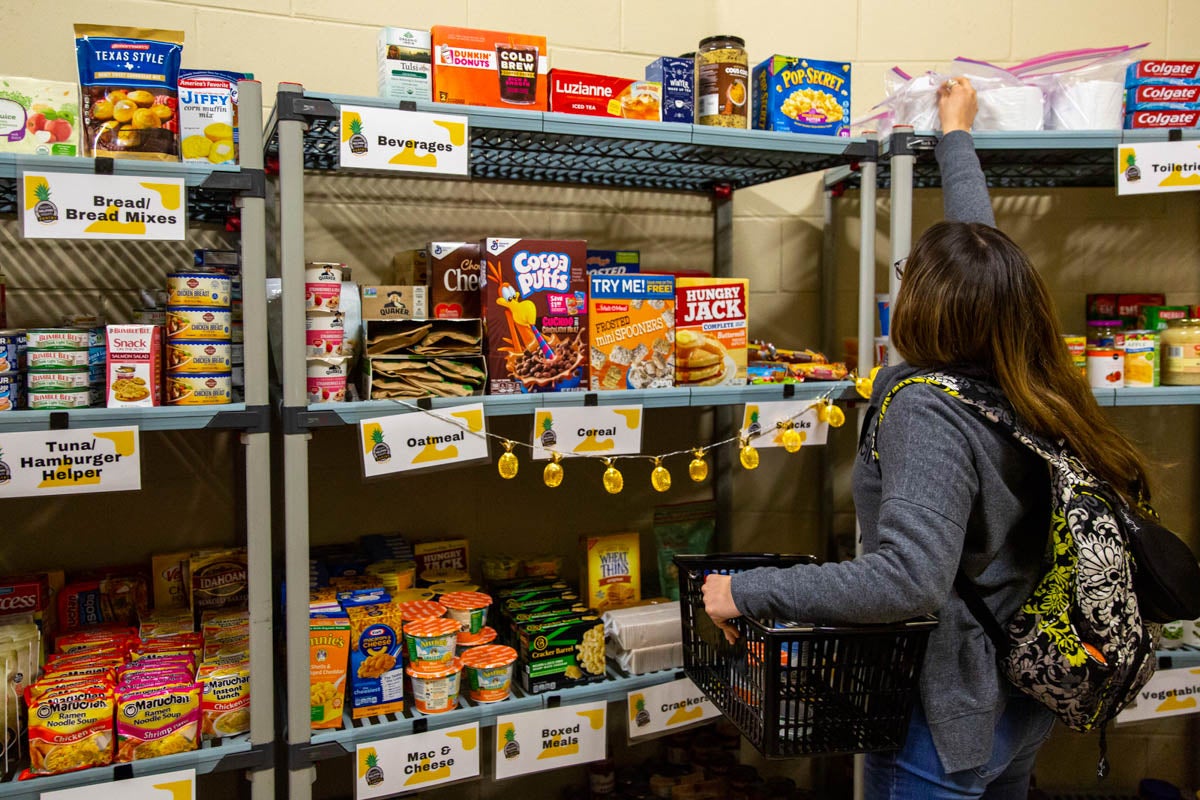 New Knights Helping Knights Pantry Opens on Rosen Campus | University ...