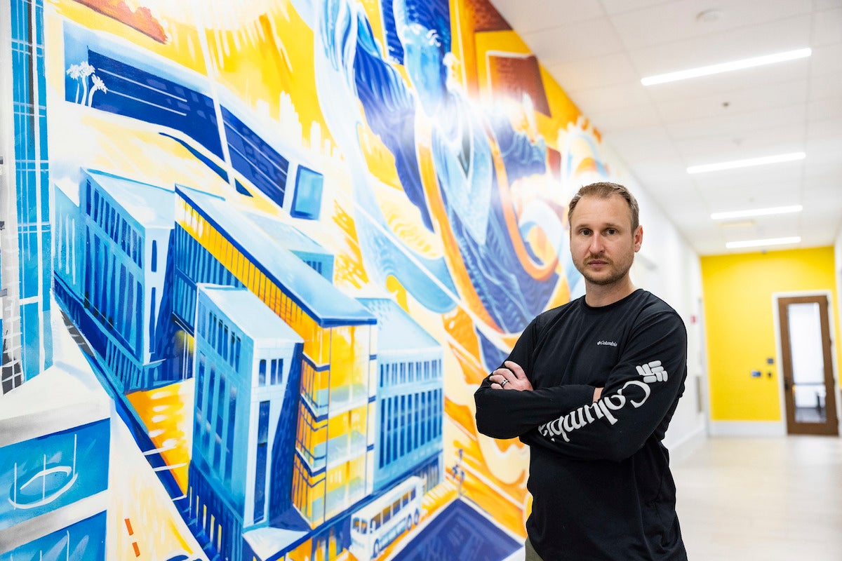 Alum, Local Artist Creates New ‘Elevation’ Mural for UCF Downtown ...