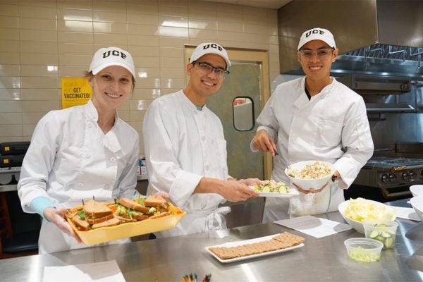 UCF Medical Students Learn How to Use Food as Medicine | University of ...