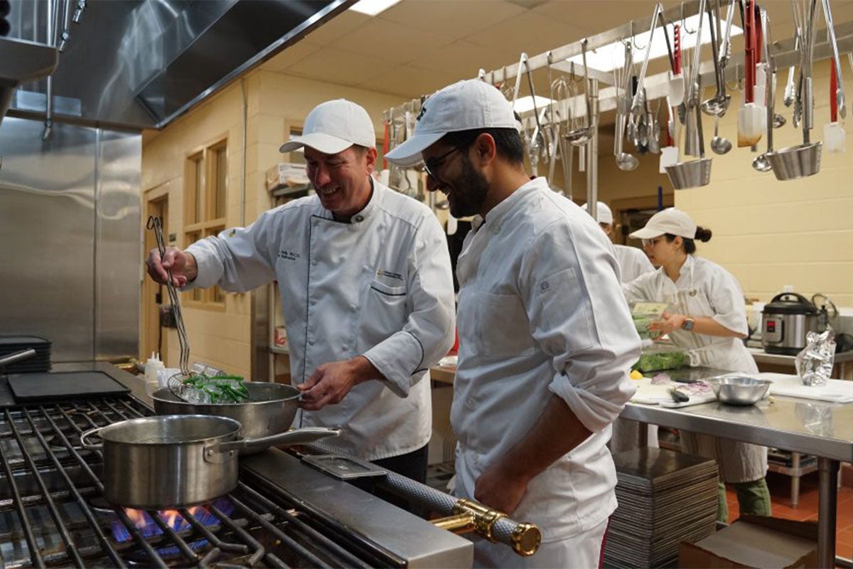 UCF Medical Students Learn How to Use Food as Medicine | University of ...